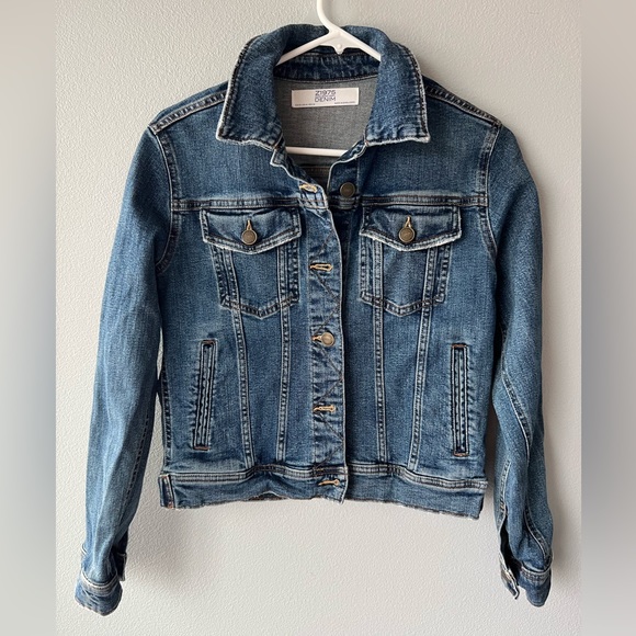 Zara | Jackets & Coats | Zara Basics Blue Denim Button Up Trucker Jean ...